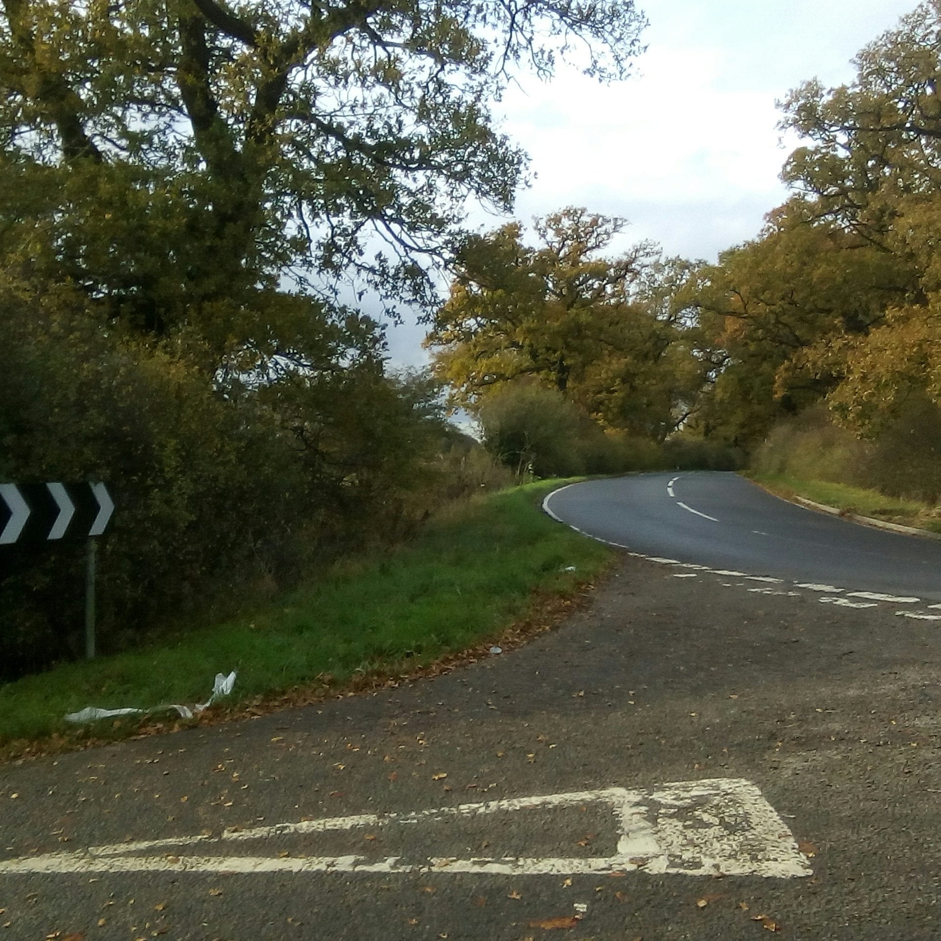 How to drive around country road bends | Big Tom Intensive Driving School