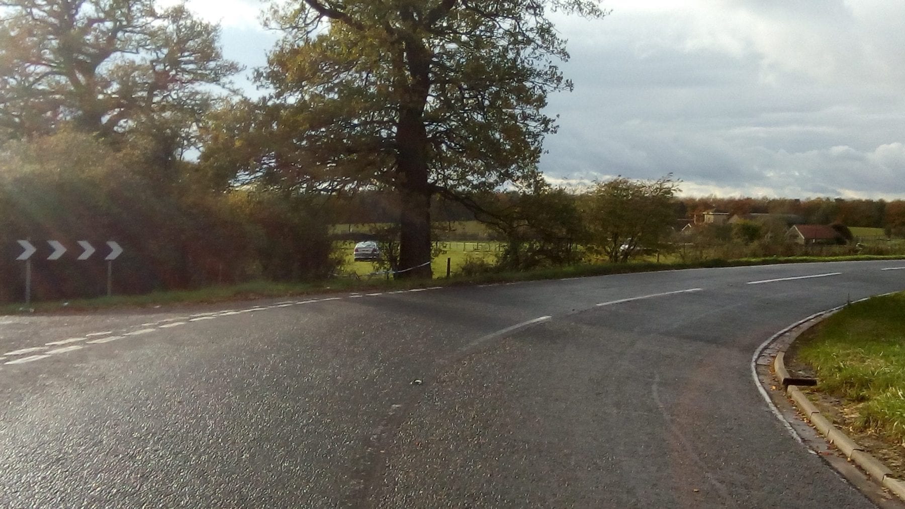 How to drive around country road bends | Big Tom Intensive Driving School